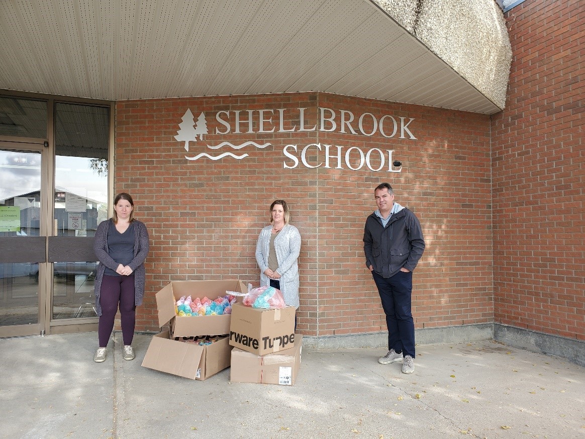 SHELLBROOK ELEMENTARY THANKS LOCAL TUPPERWARE BUSINESSES – Saskatchewan ...